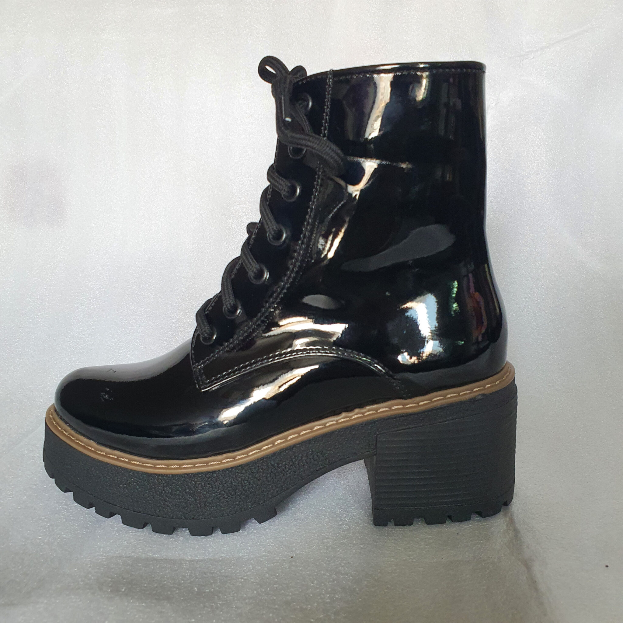 Botines Combat Charol Negro Taco 7 - D Ella Shoes