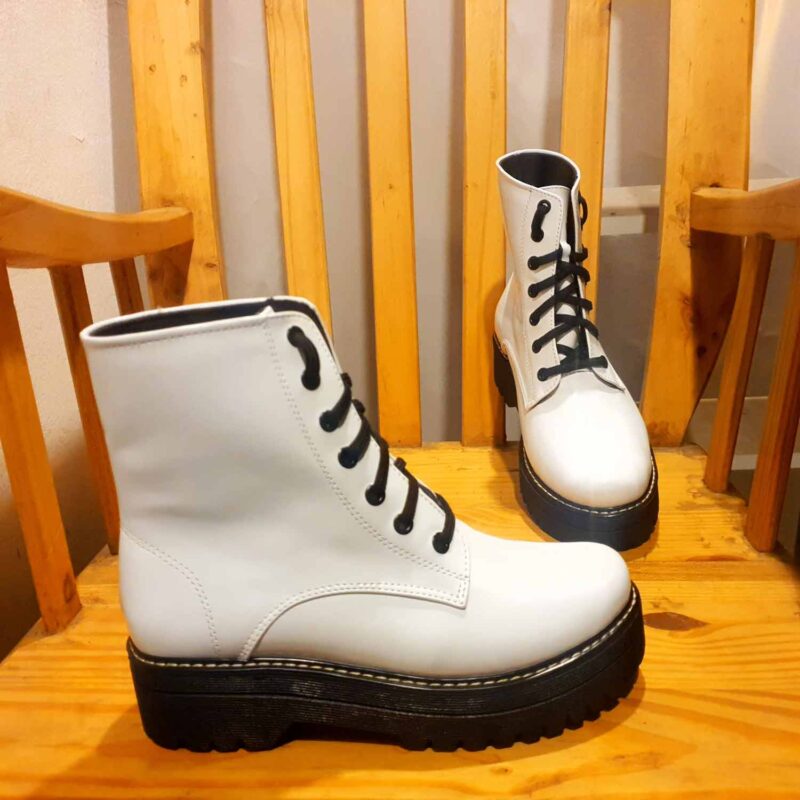 Botines Combat Samara Charol Blanco - D Ella Shoes